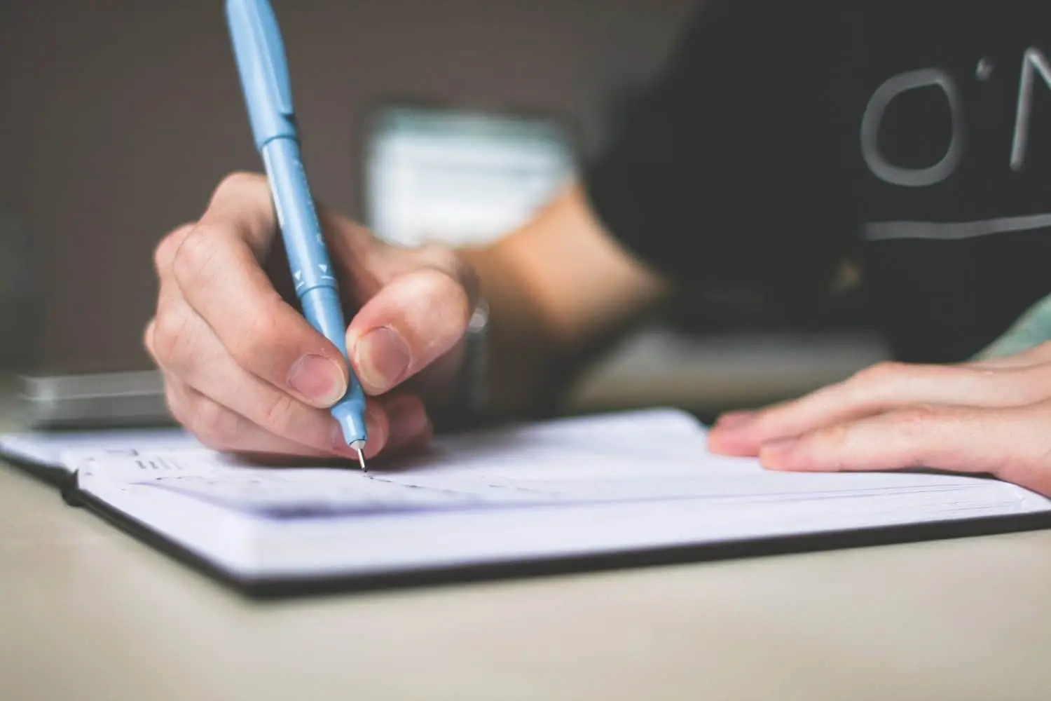 7 Best Online Freelance Writing Jobs: $500+/Mo (2026)